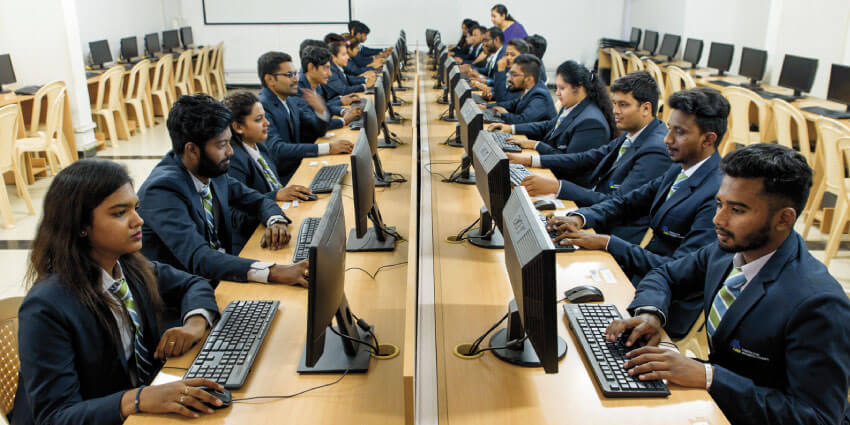 How to Pick the Best BBA College in Bangalore | CMR University